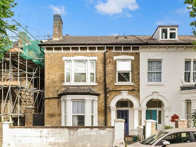 1 bedroom flat in London