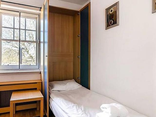 1 bedroom flat in London