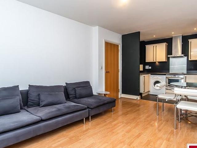 1 bedroom flat in London