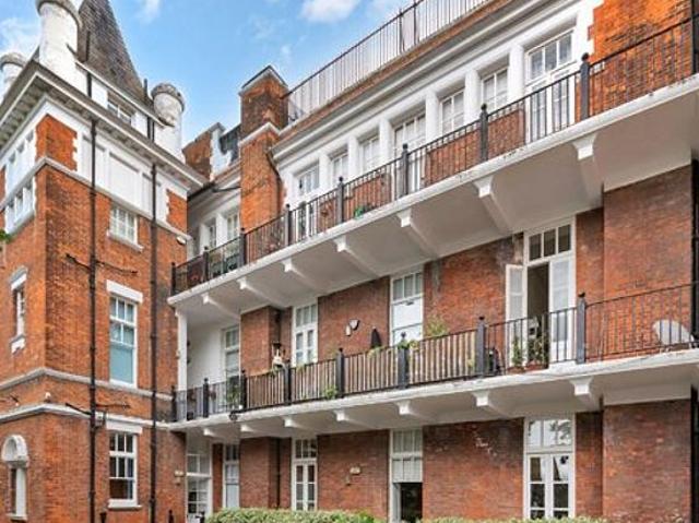1 bedroom flat in London