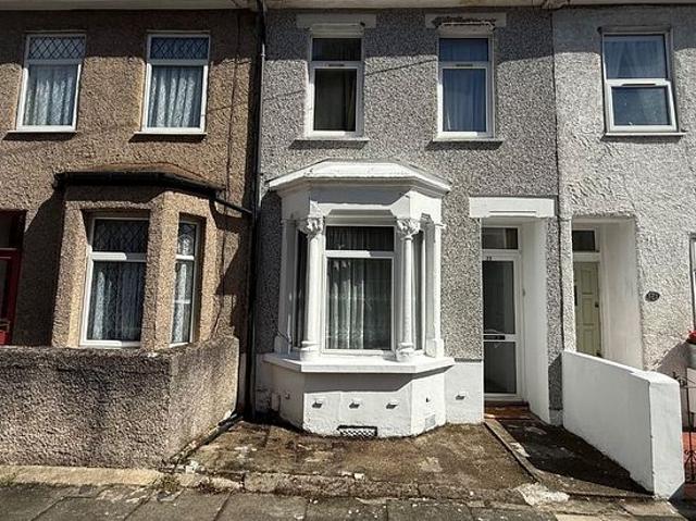 1 bedroom flat in London