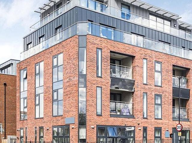 1 bedroom flat in London