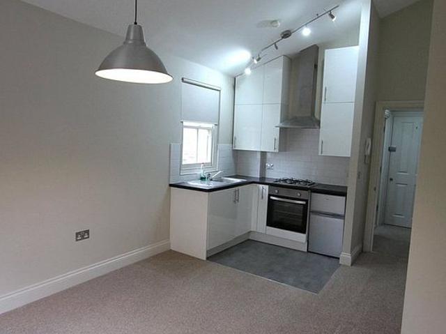1 bedroom flat in London