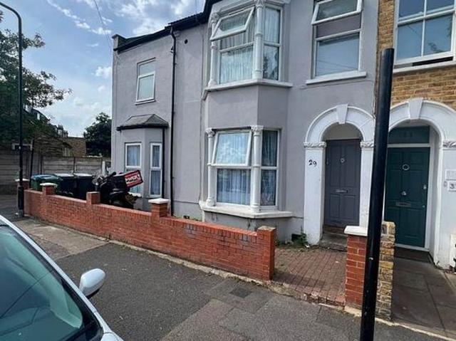 1 bedroom flat in London