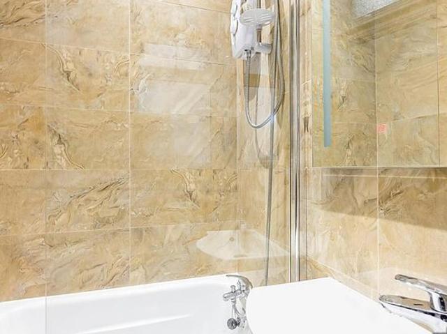 1 bedroom flat in London