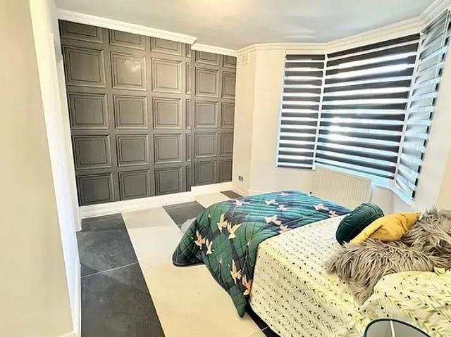 1 bedroom flat in London