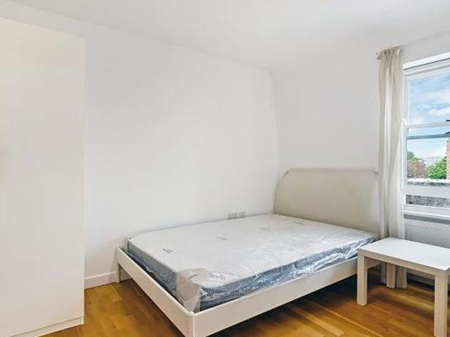 1 bedroom flat in London