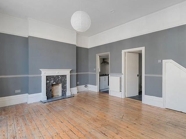 1 bedroom flat in London