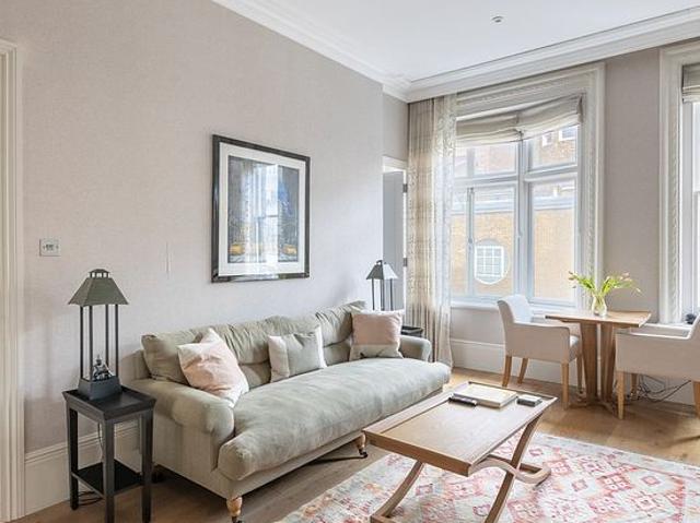 1 bedroom flat in London