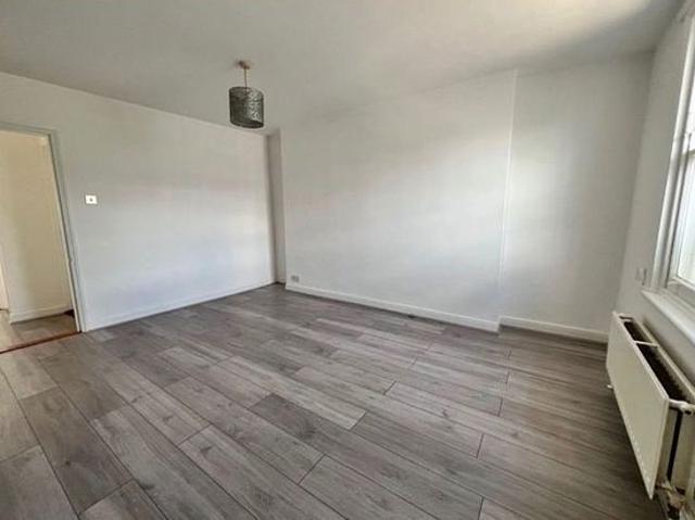 1 bedroom flat in London