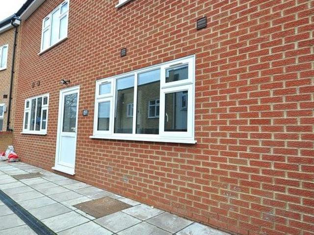 1 bedroom flat in London