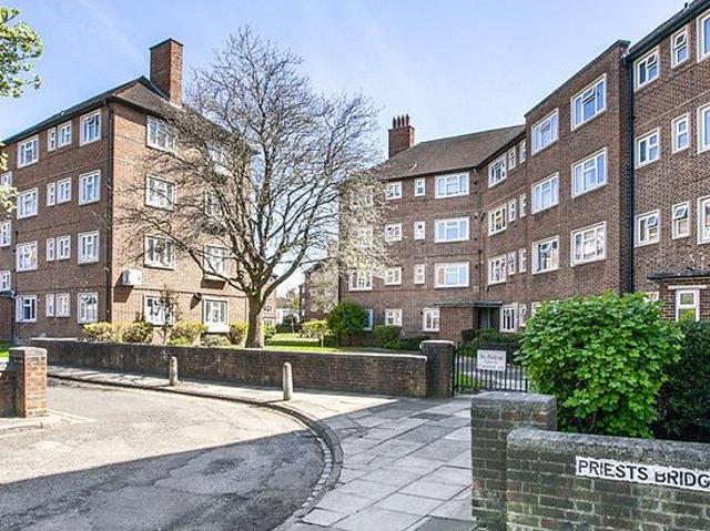 1 bedroom flat in London