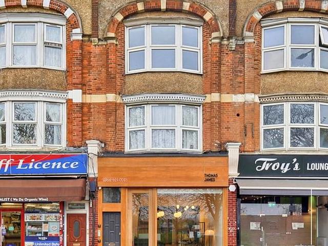 1 bedroom flat in London
