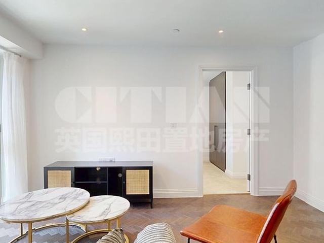 1 bedroom flat in London