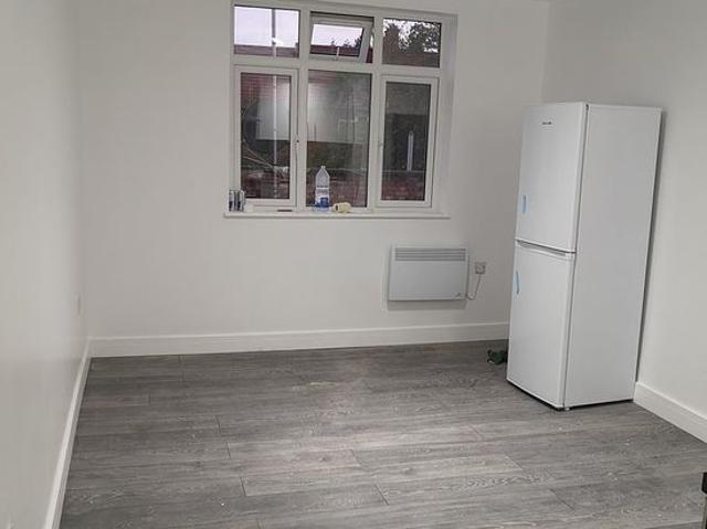 1 bedroom flat in London