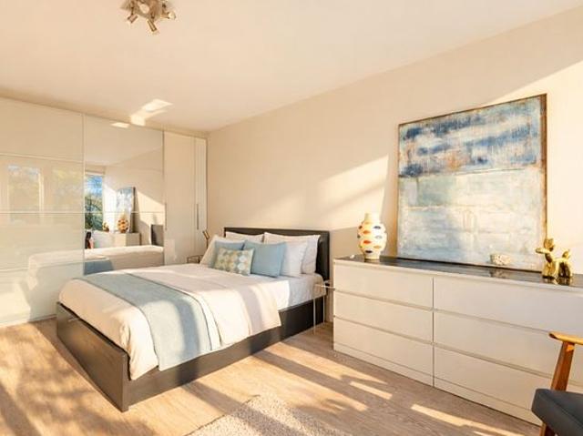 1 bedroom flat in London