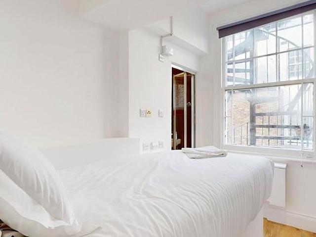 1 bedroom flat in London