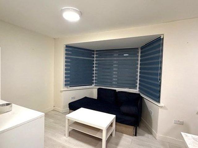 1 bedroom flat in London