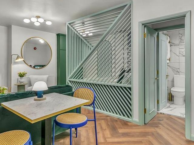1 bedroom flat in London