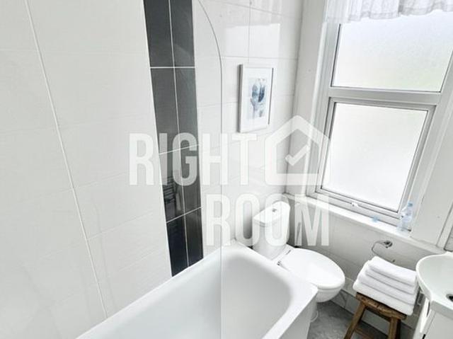 1 bedroom flat in London