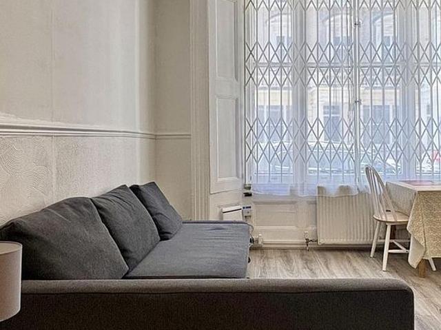 1 bedroom flat in London