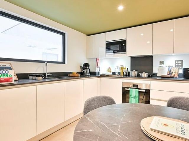 1 bedroom flat in London