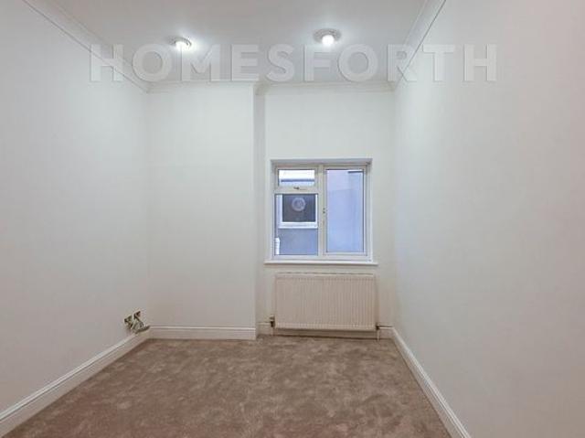 1 bedroom flat in London
