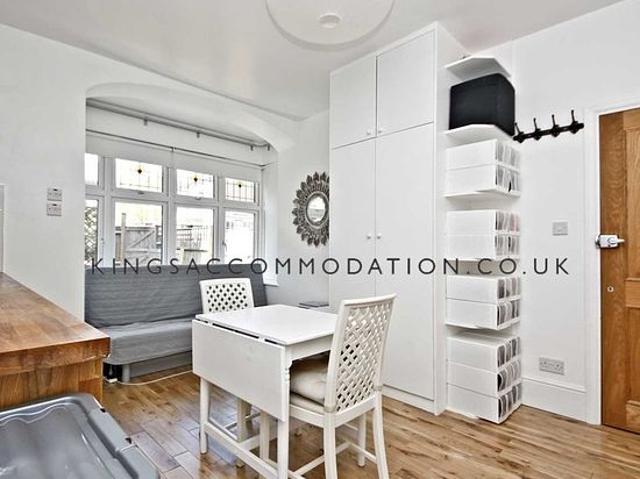 1 bedroom flat in London