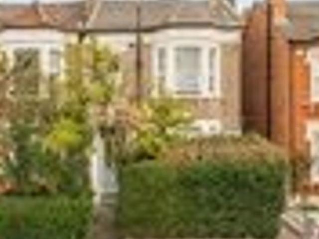 1 bedroom flat in London