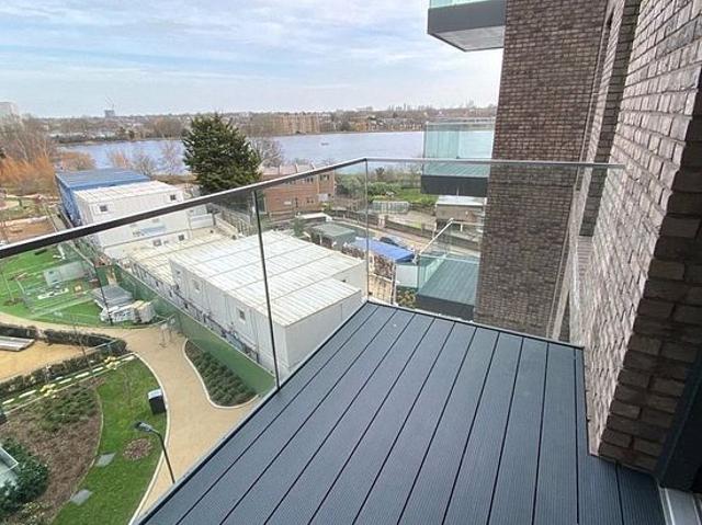 1 bedroom flat in London