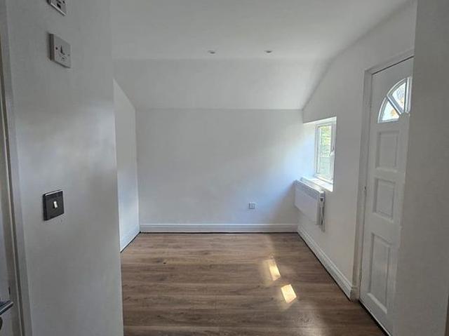 1 bedroom flat in London