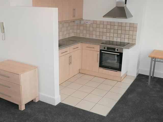 1 bedroom flat in London