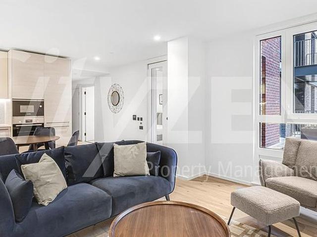 1 bedroom flat in London