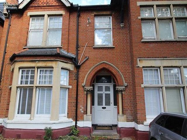 1 bedroom flat in London