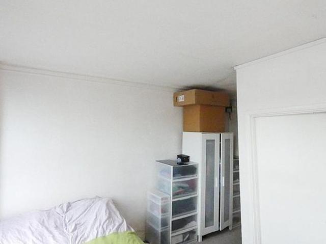 1 bedroom flat in London