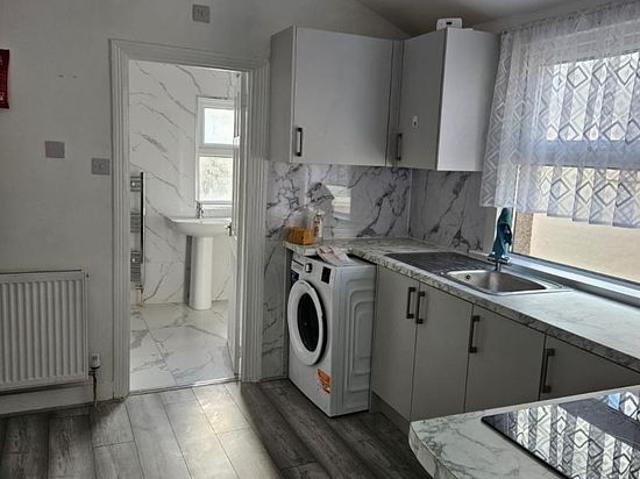 1 bedroom flat in London