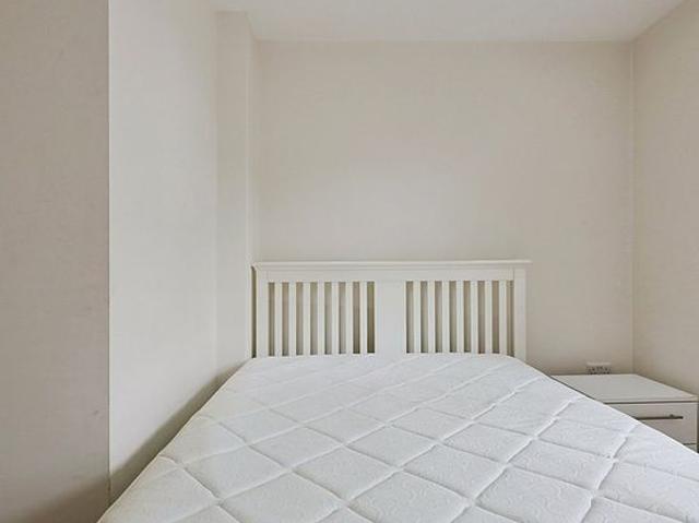1 bedroom flat in London