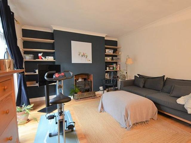 1 bedroom flat in London