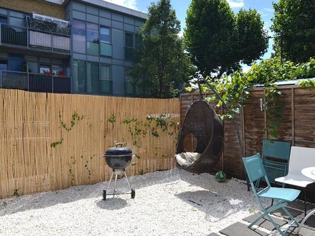1 bedroom flat in London