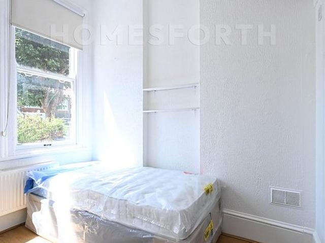 1 bedroom flat in London