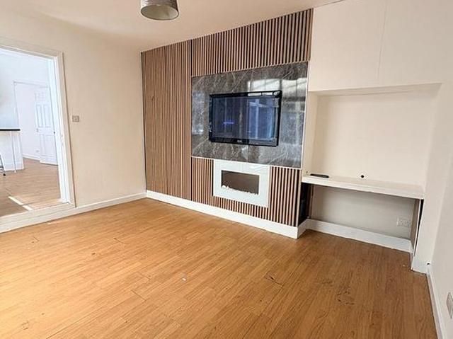 1 bedroom flat in London