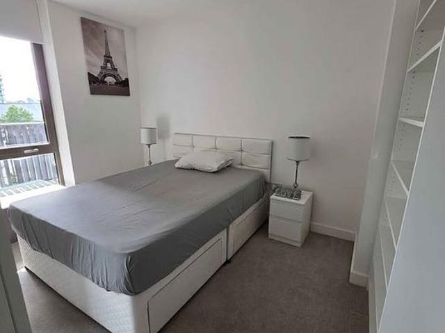 1 bedroom flat in London
