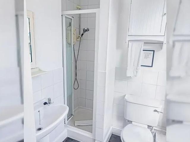 1 bedroom flat in London