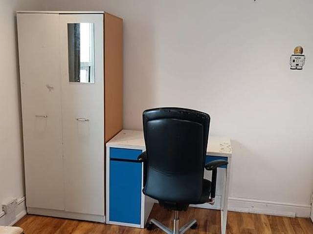 1 bedroom flat in London