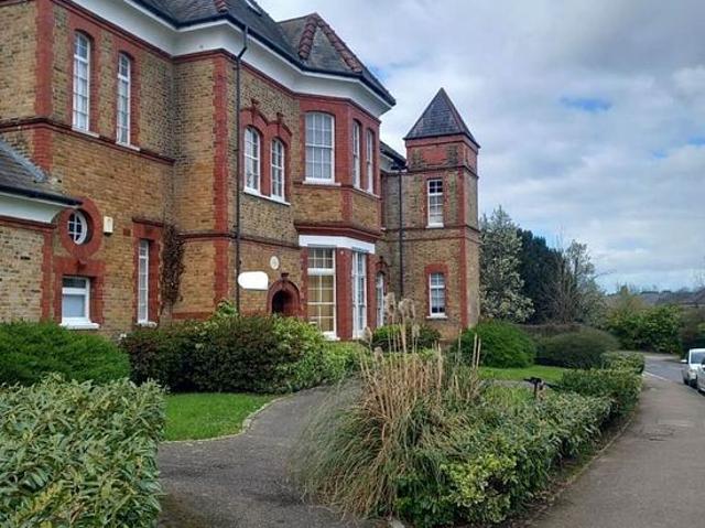 1 bedroom flat in London
