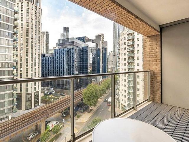 1 bedroom flat in London