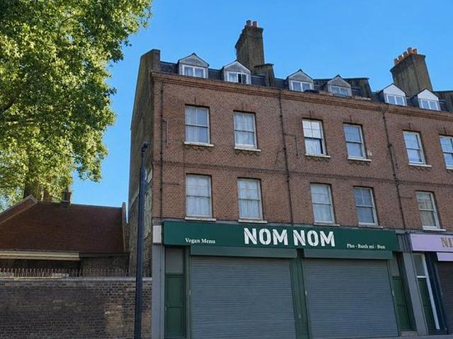 1 bedroom flat in London