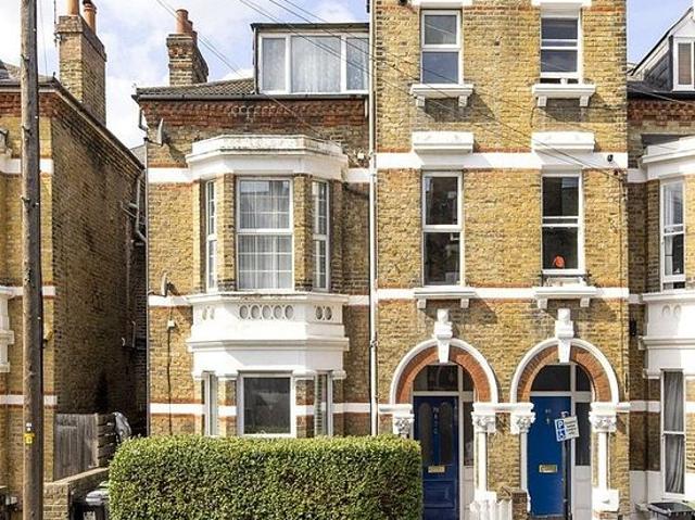 1 bedroom flat in London
