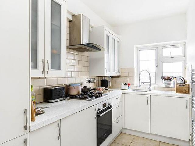 1 bedroom flat in London