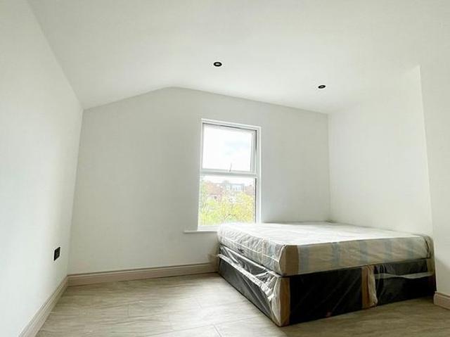 1 bedroom flat in London